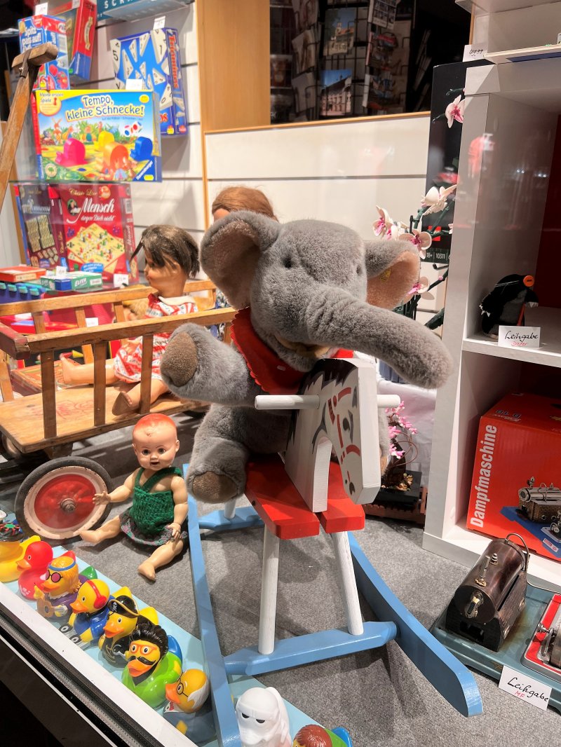 „Max Fritz“: Familiär und lebensfroh | das spielzeug